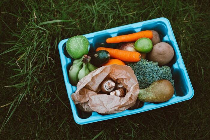 7 Foods that Contain Microplastics & How to Avoid them